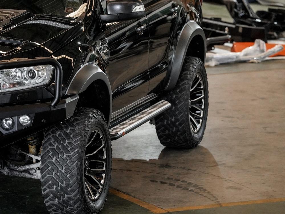 Side Step (Can use for rails, Grey) to suit Ford Everest UB/U704 (6/20 ...